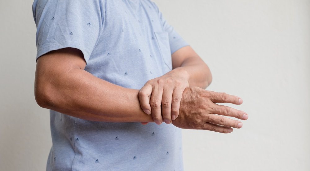 Feeling Frequent Hand Pain? Here Are 5 Possible Reasons for It - The ...